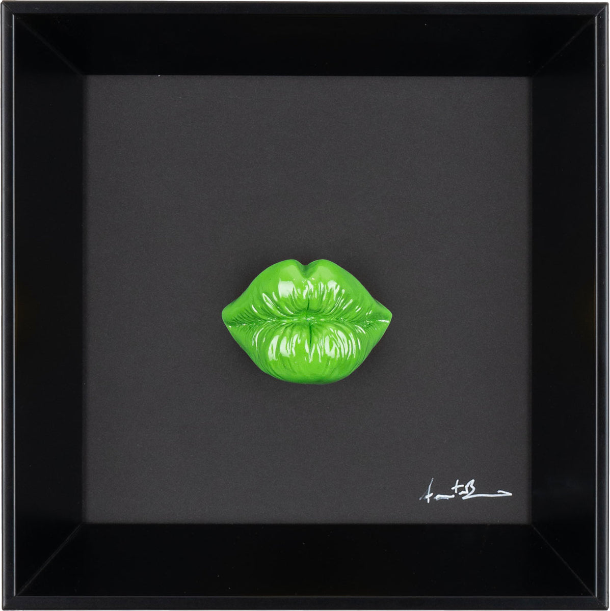 ‘O bacio - scultura in resina colorata lucida su quadro fondo nero (ve ...